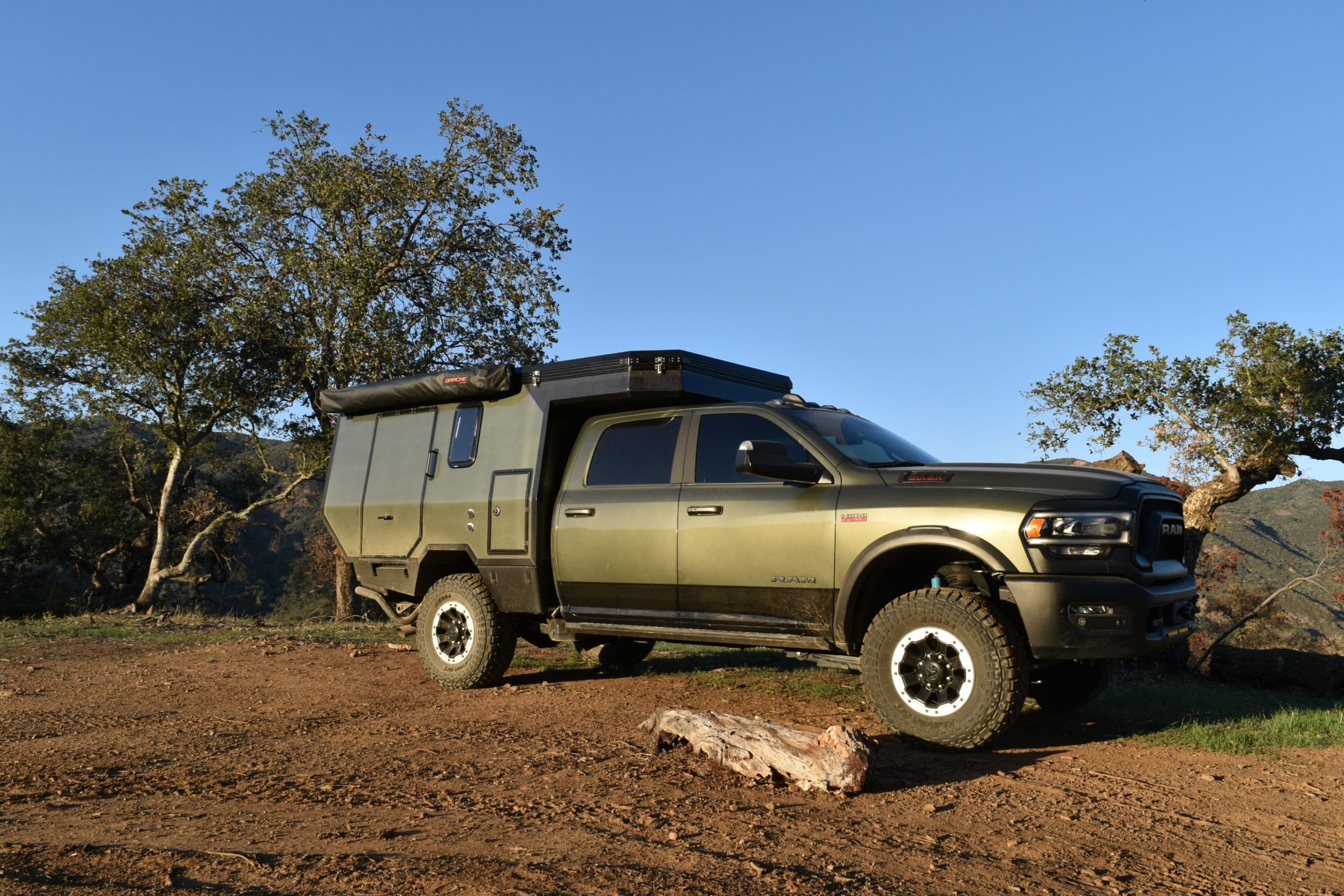 Enduro Campers – Composite Truck Campers