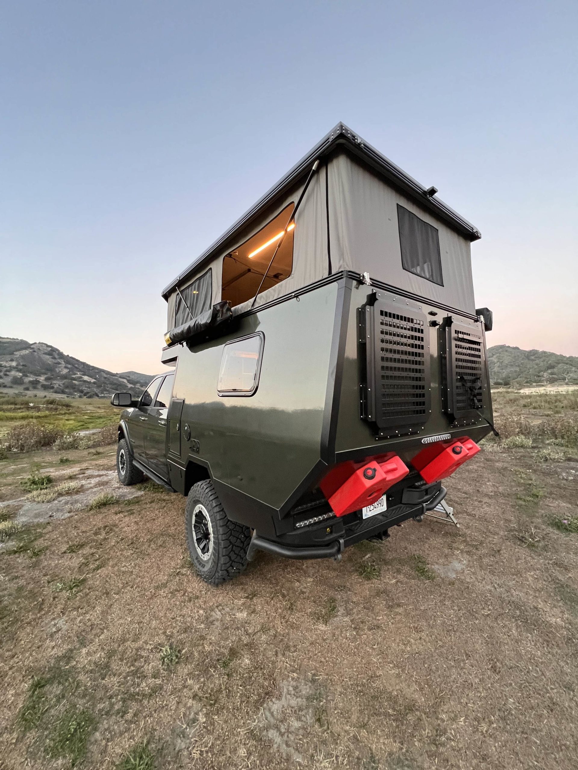 Enduro Campers – Composite Truck Campers